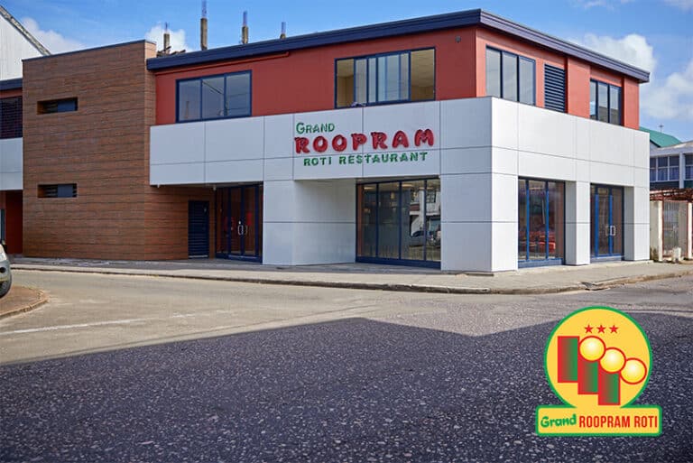 Grand Roopram Roti Restaurant – Roti Van Roop Smaakt Altijd Goed!
